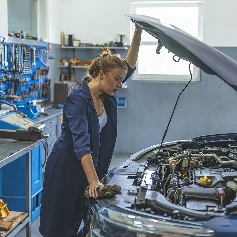 Berufsbild Automobil-Assistent/in EBA - gateway.one